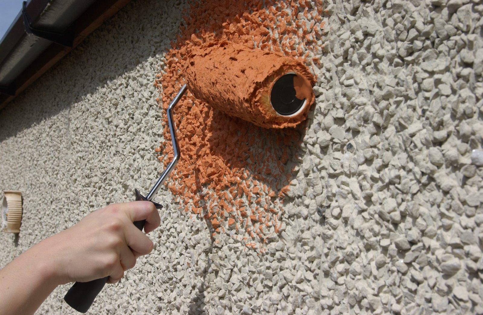 Best Damp Proof Paint for Exterior Walls: What Works & How